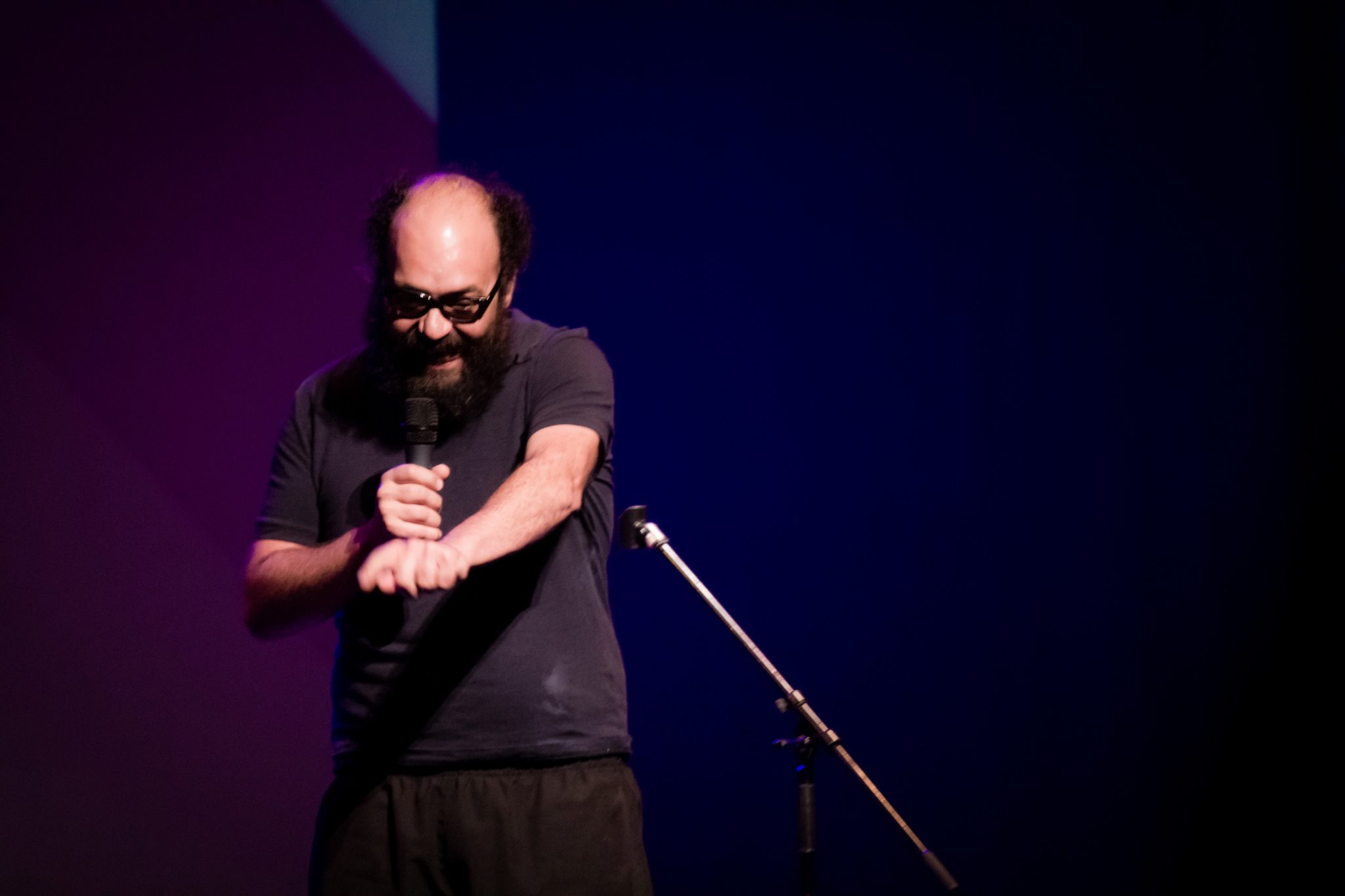 El humor provocativo de Ignatius Farray, en el Teatro El Salinero ...