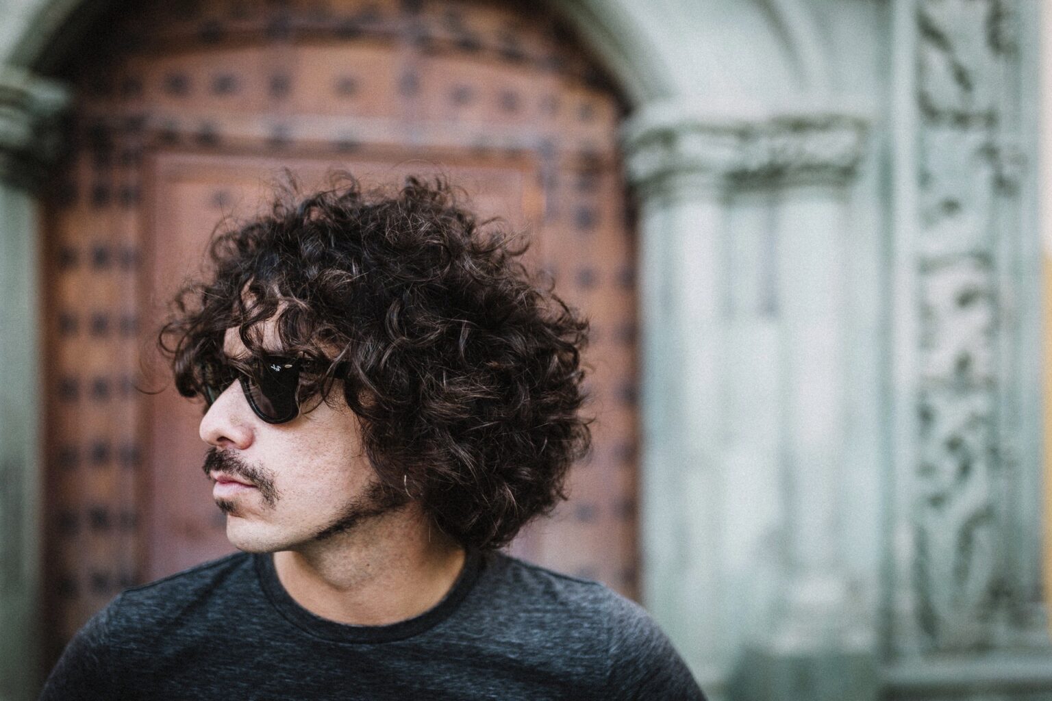 Said Muti lleva su gira “Los abrazos furtivos” hasta el CIC El Almacén ...